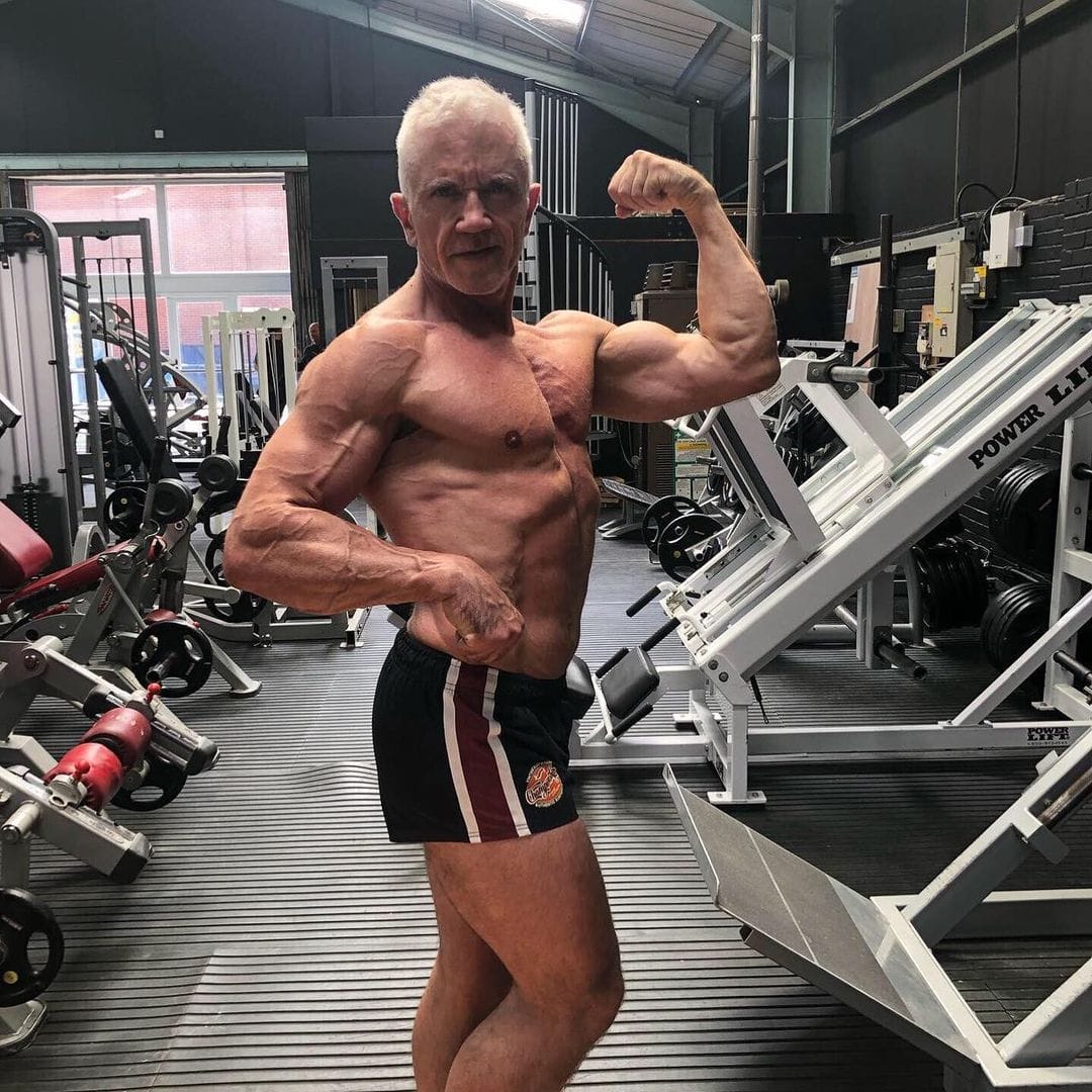 Yves Tighe (55 jaar) ging van dikke IT'er naar bodybuilder!