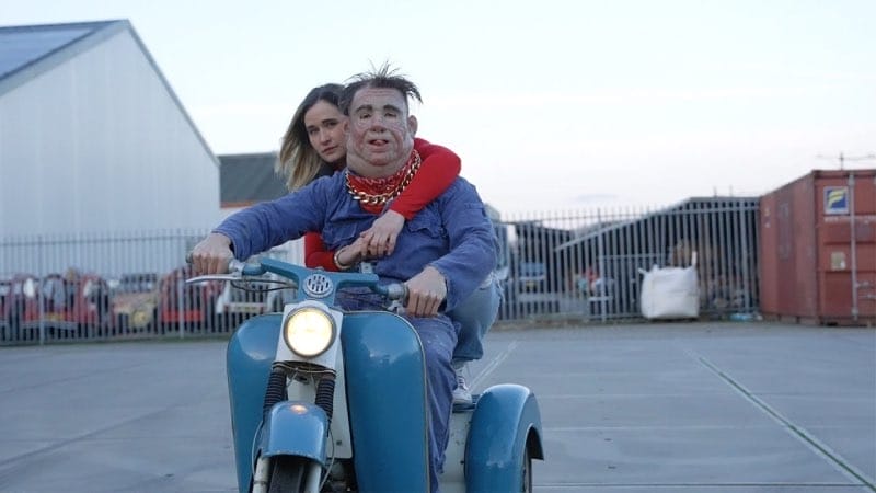 De mysterieuze Boer Harm maakt geweldige liedjes! - DailyBase.com